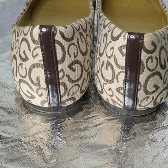 Guess | Shoes | Brown And Tan Guess Flats | Poshmark